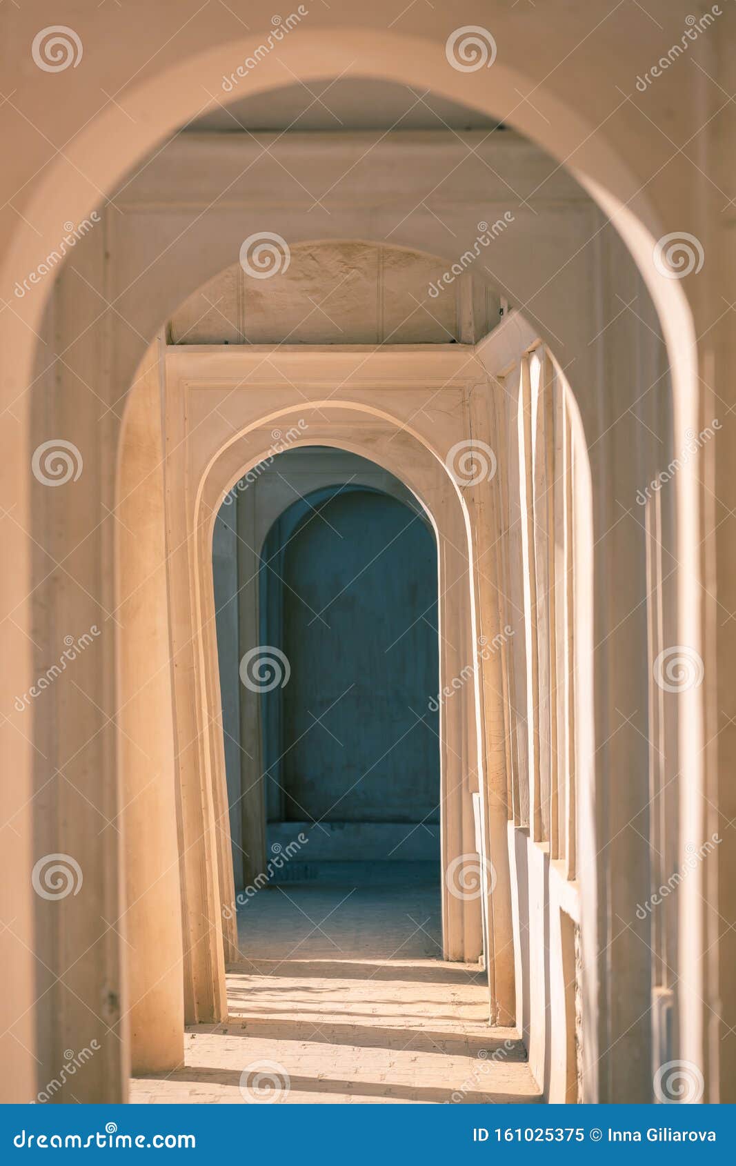 Gallery of Arches in Perspective 库存图片 - 图片 包括有 å†…éƒ¨, å¹: 161025375