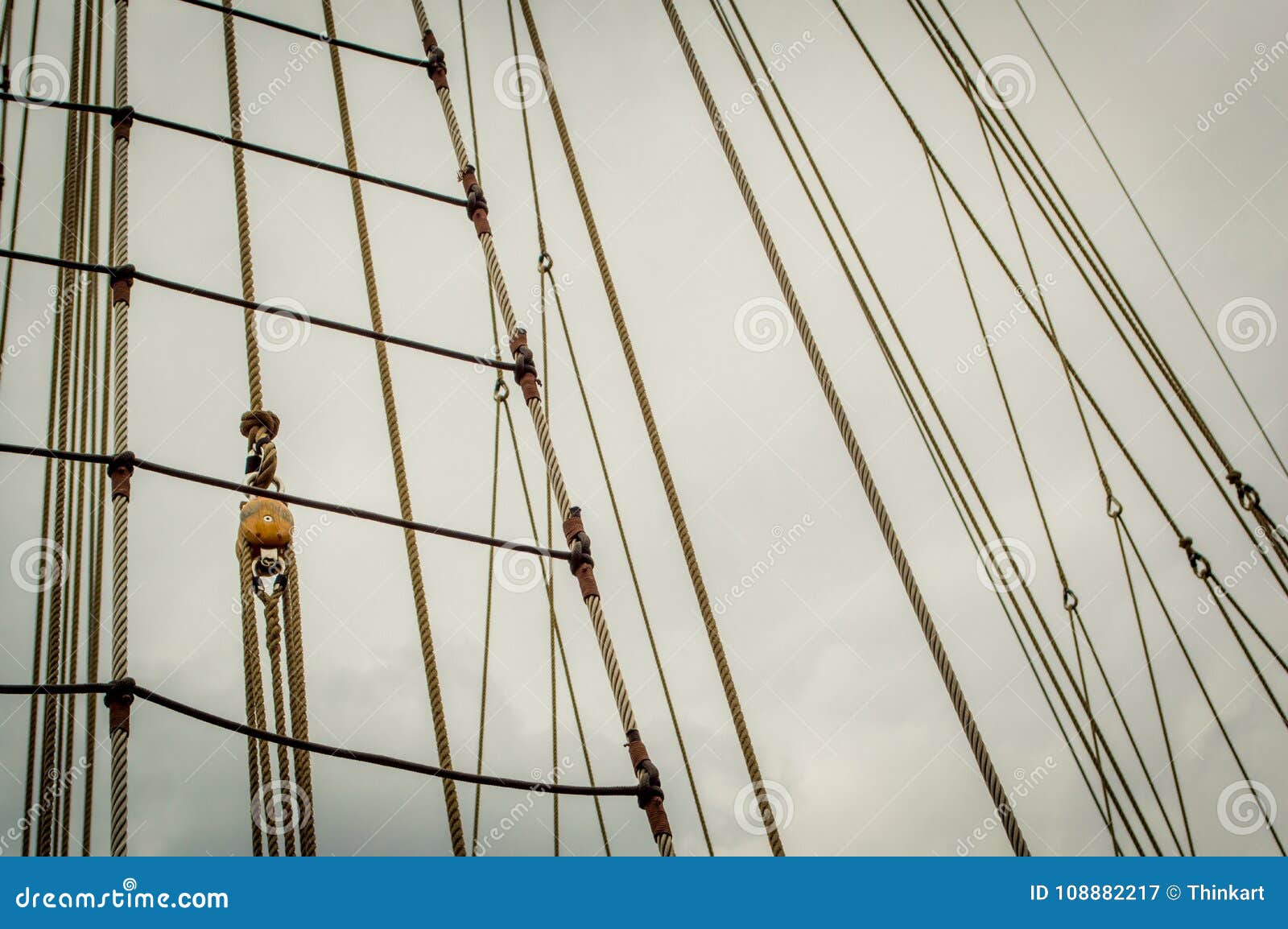 Historical Sailship Ropes Ready for Adventure 库存图片 - 图片 包括有 天空, 梯子 ...