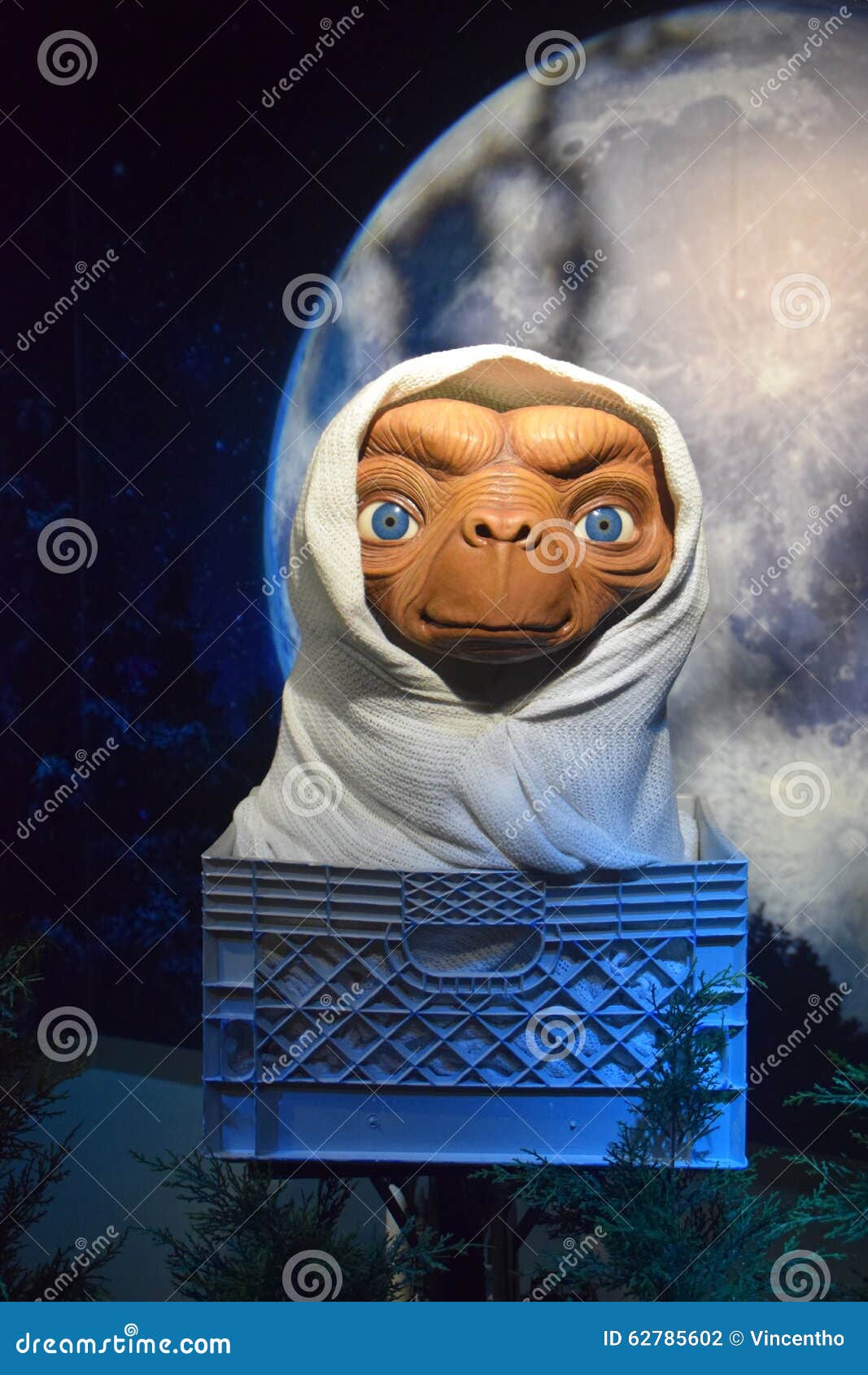 E.T. the Extra Terrestrial Alien Editorial Photography - Image of ...