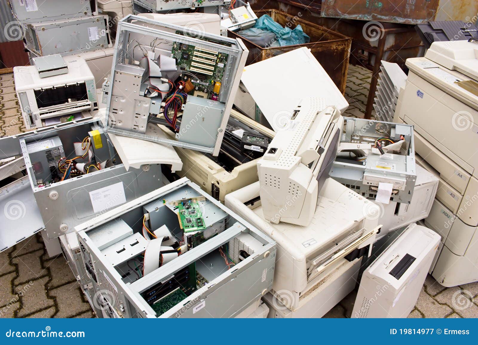 E-waste stock image. Image of away, hardware, dump, mercury - 19814977