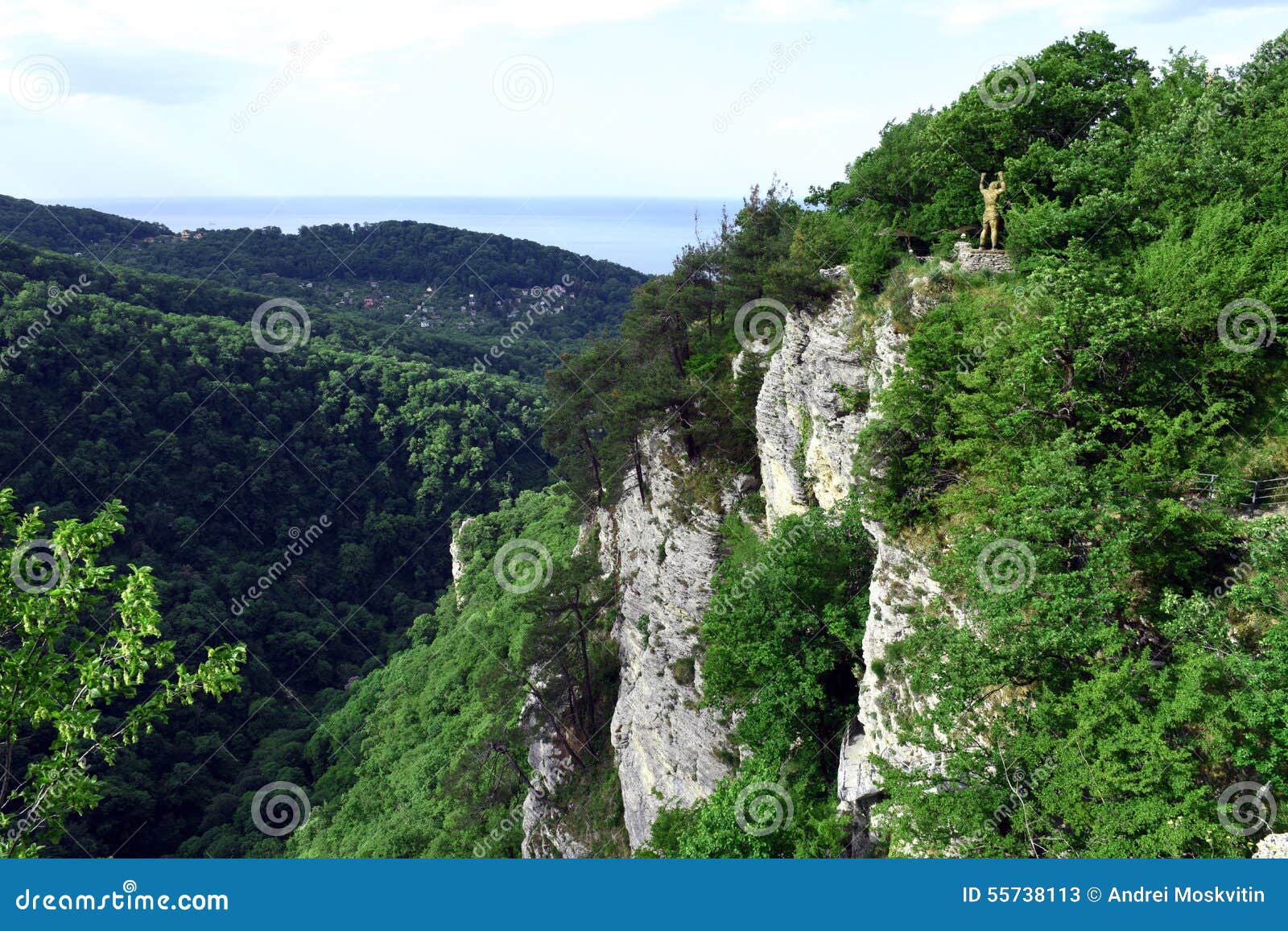 Eagle-rots, of De Rots Van Prometheus Stock Afbeelding - Image of bomen ...