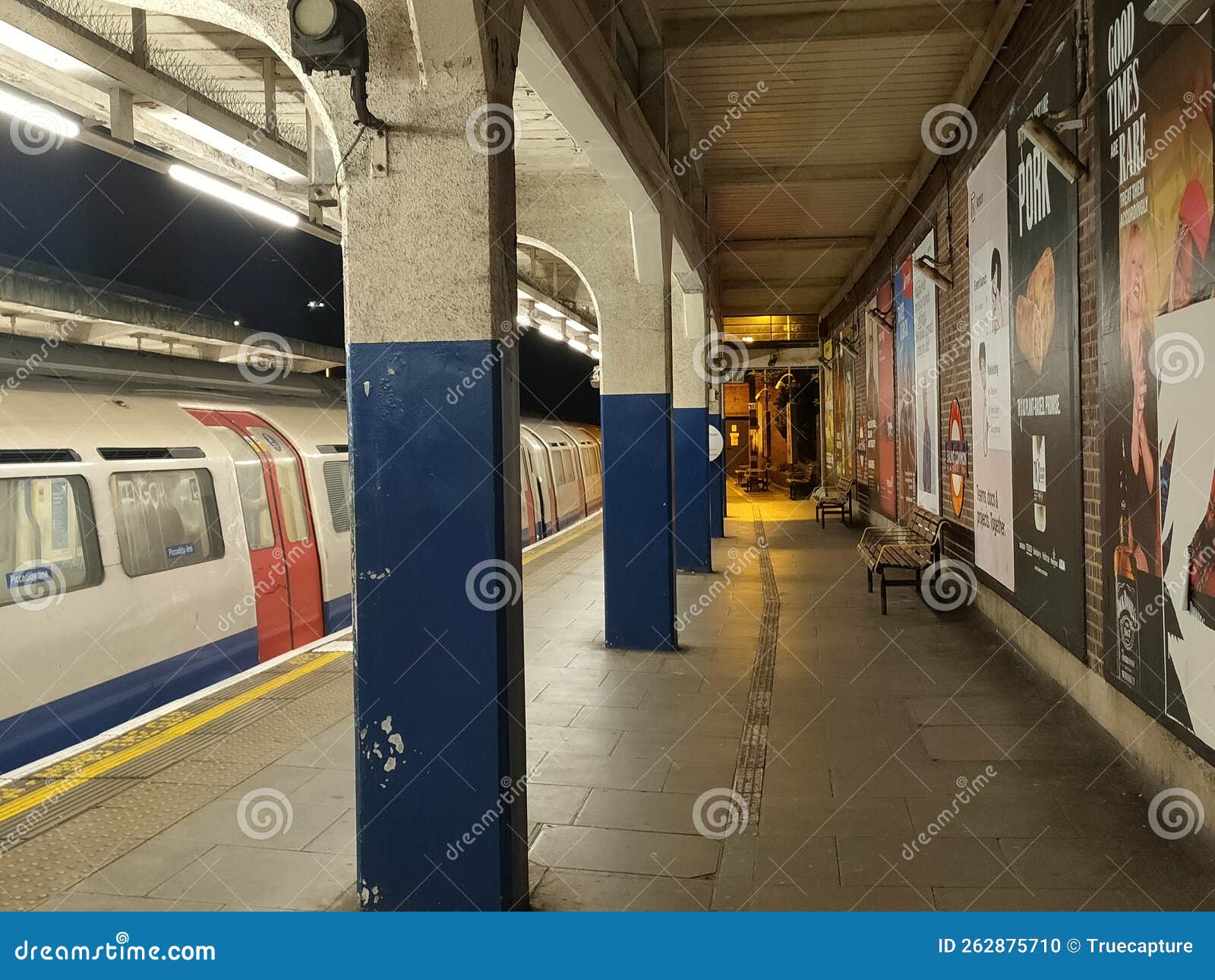 Ealing Common London Underground Station Editorial Image - Image of ...