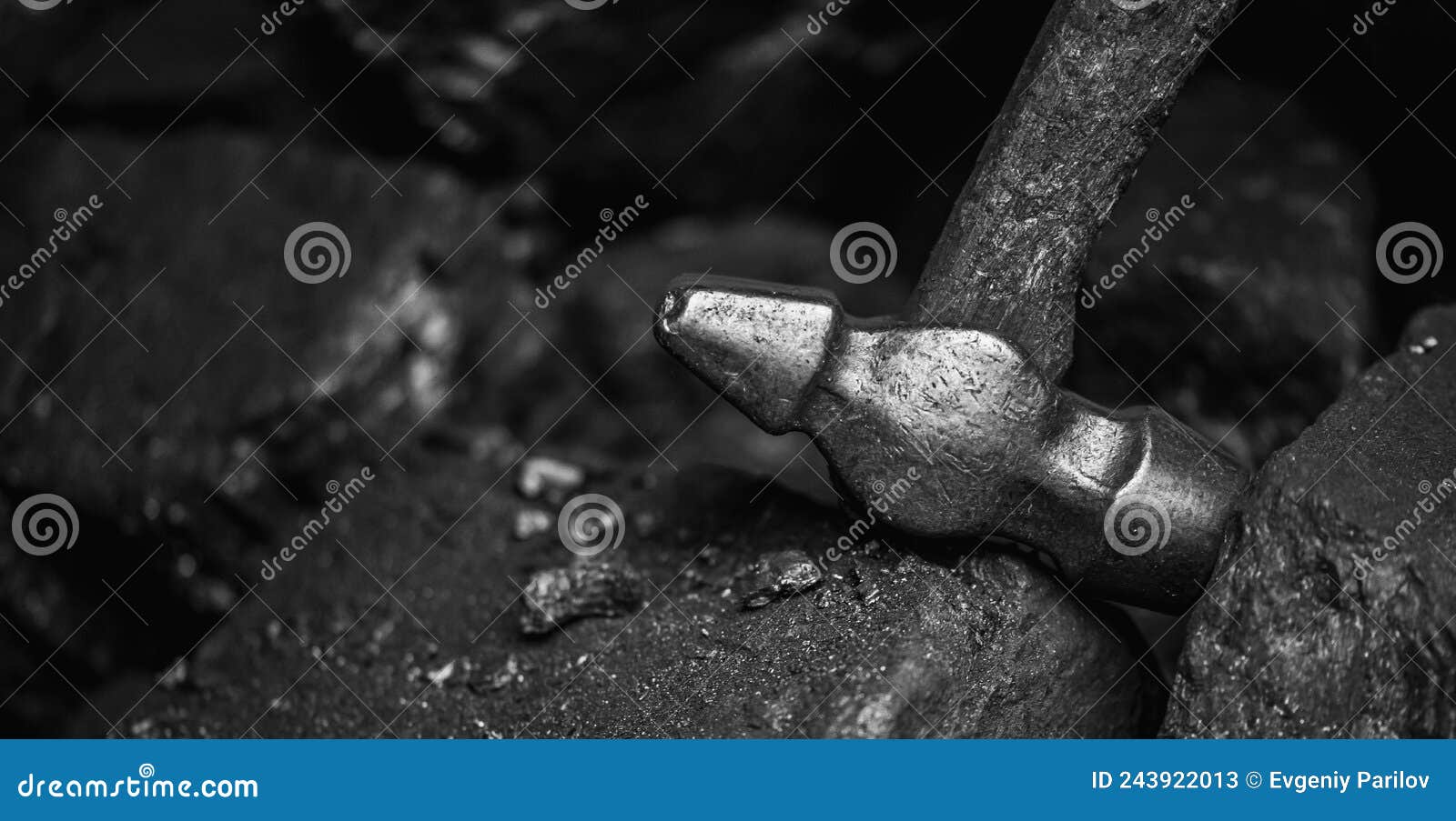 Early Mining Equipment, Hammer, Pickaxe and Shovel for Underground Coal ...
