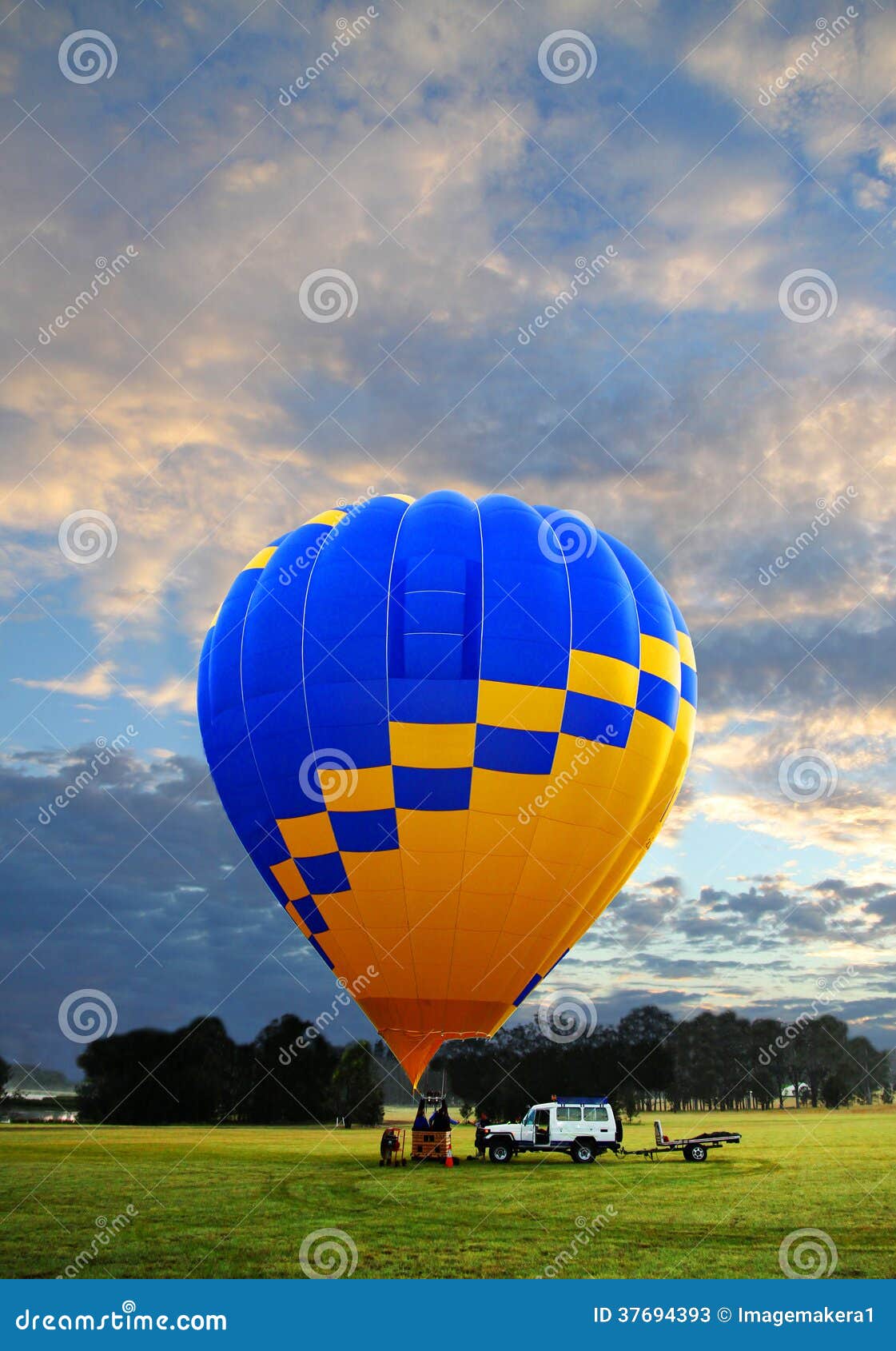 Early Morning Balloon Flight Stock Image - Image of yellow, relax: 37694393