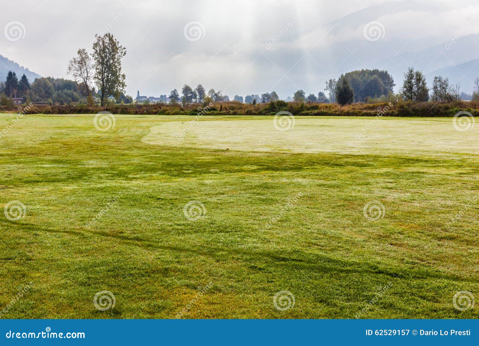 Early Morning on the Golf Course Stock Image - Image of outdoor ...