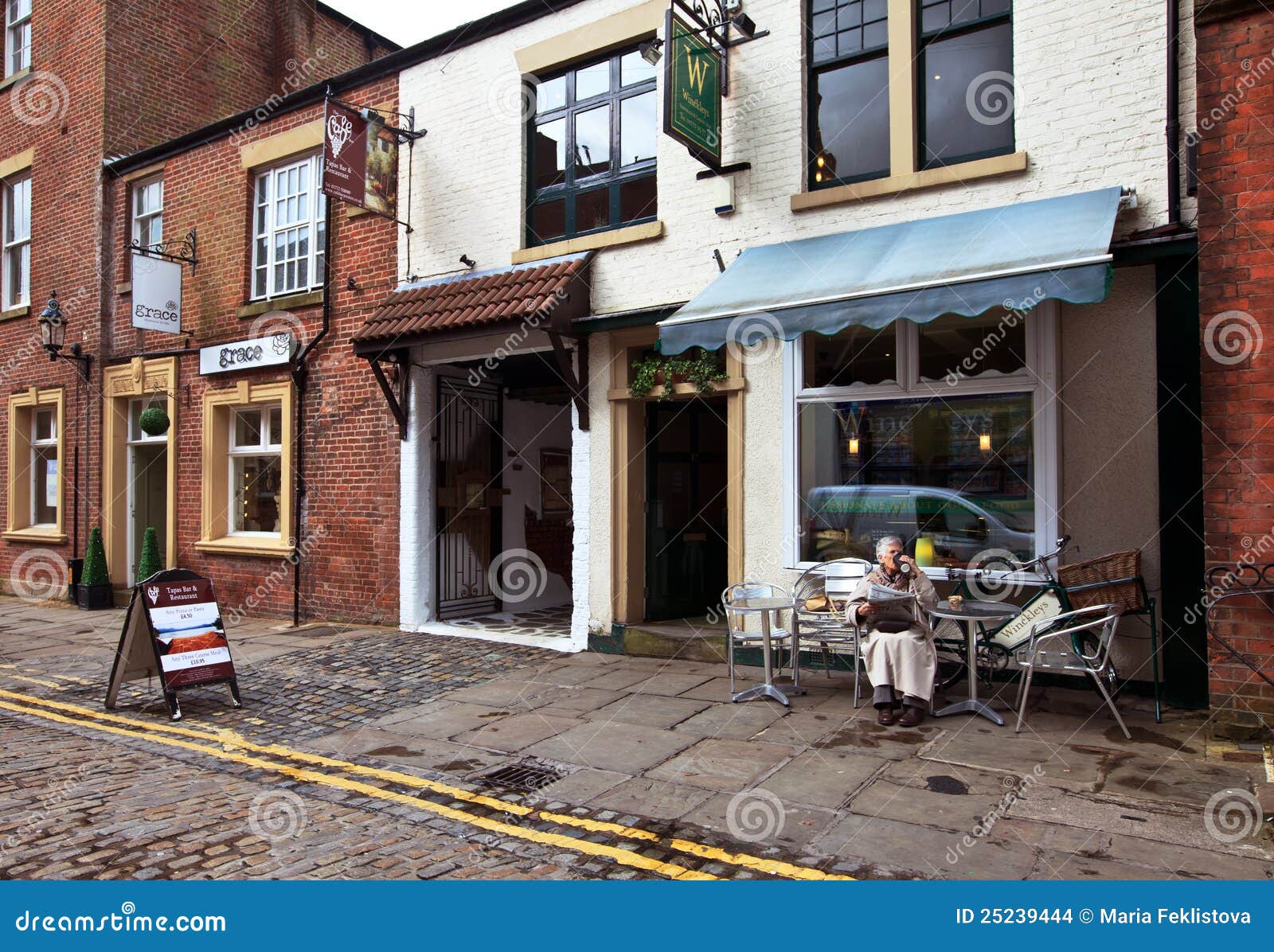 Early Morning in Small UK Town Editorial Stock Image - Image of morning ...