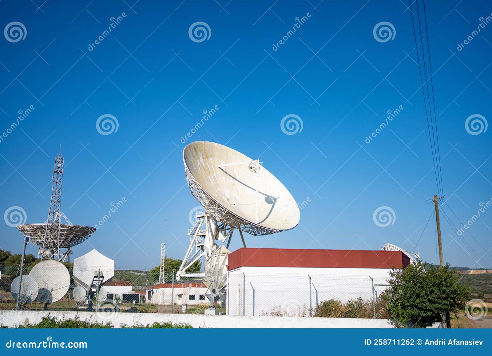Earth Based Astronomical Radio Telescope Stock Photo - Image of global ...