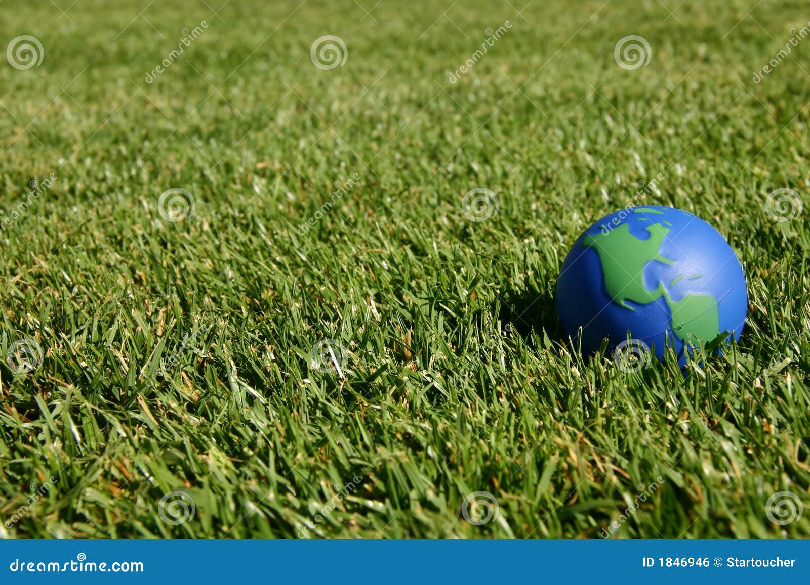Earth Globe Showing USA in Green Grass Stock Photo - Image of blue ...