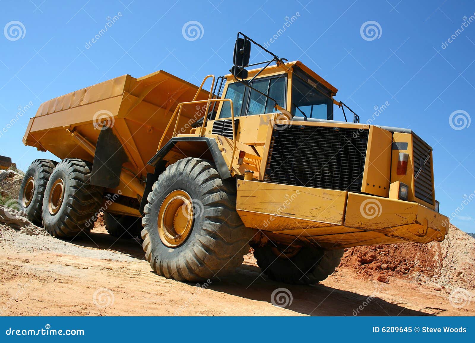 Earthmover editorial image. Image of heavy, haulage, excavate - 6209645