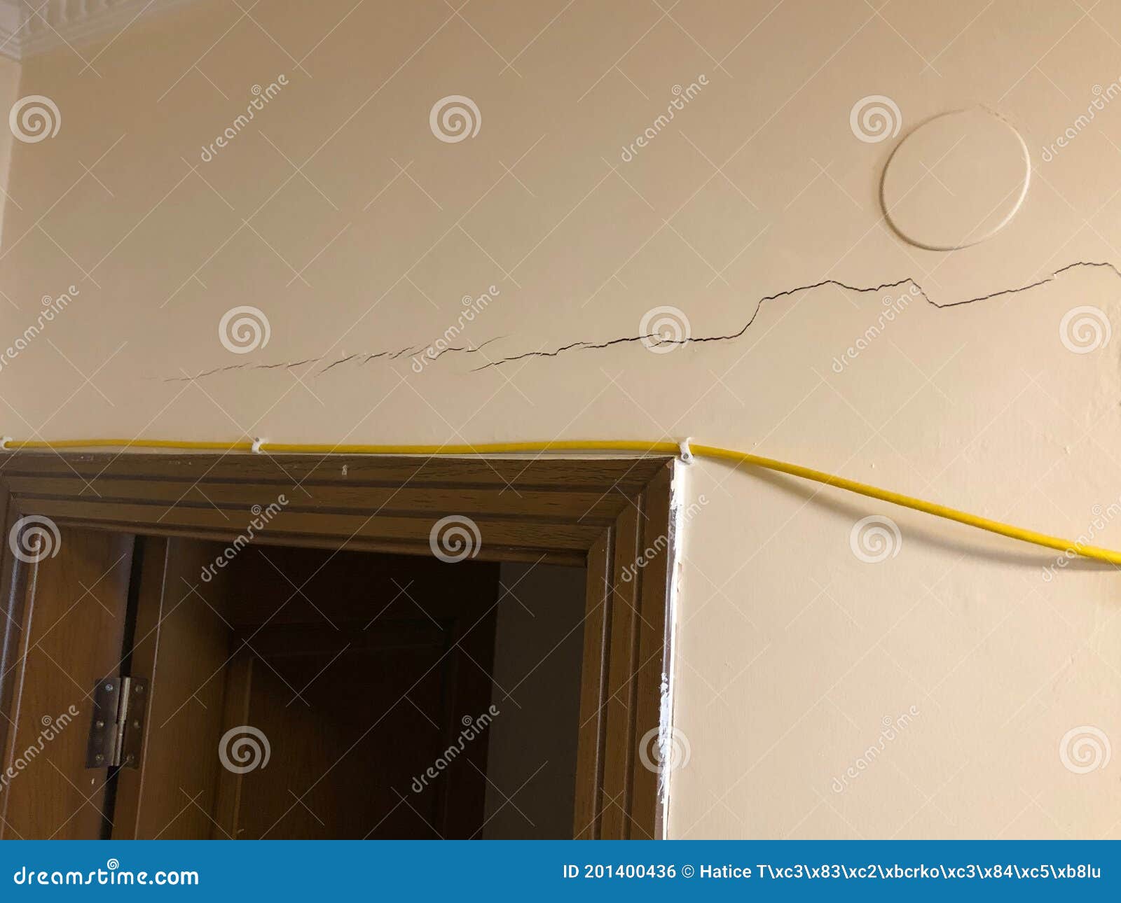 Earthquake, Building Subsidence, Building Crack Crack in Reinforced ...