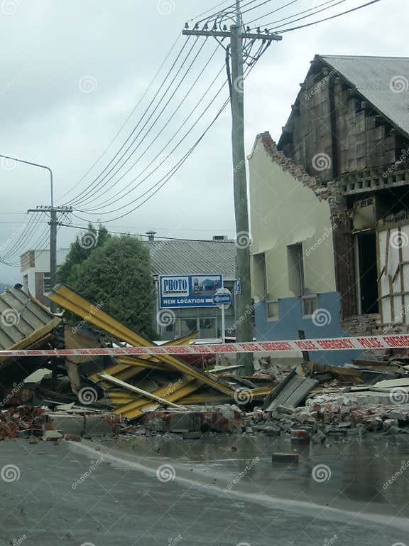 Earthquake damage editorial photography. Image of disasters - 18470977