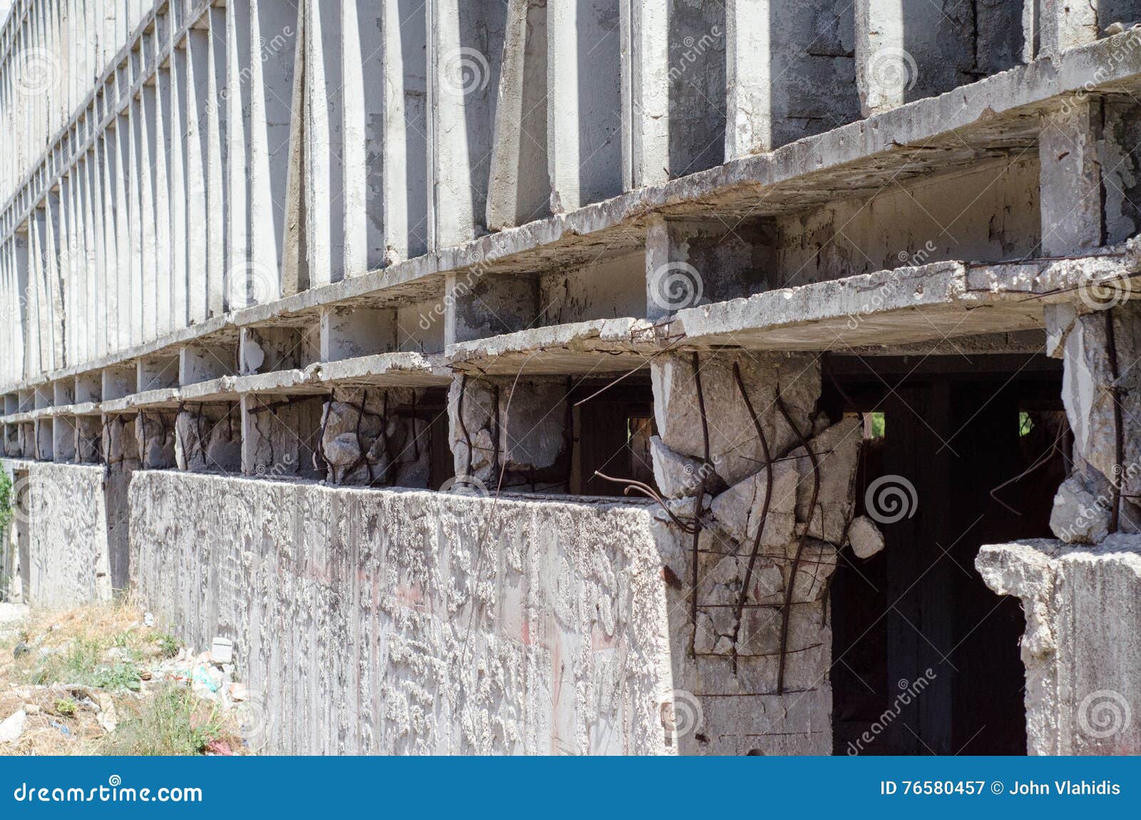 Earthquake Damage Failure Column Stock Image - Image of broken ...