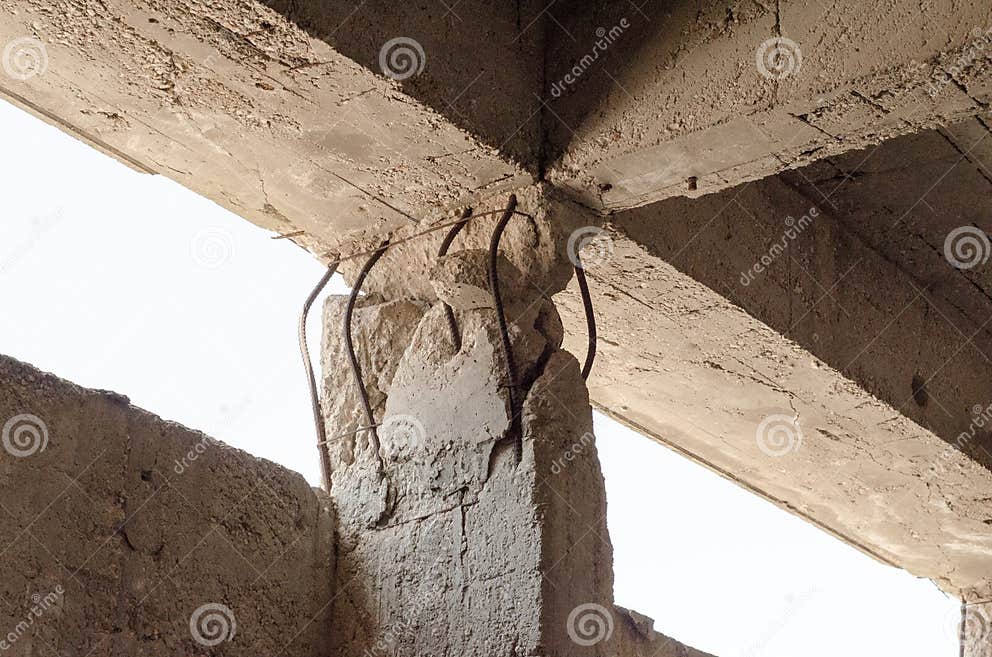 Earthquake Damage Failure Column Stock Photo - Image of cement, iron ...