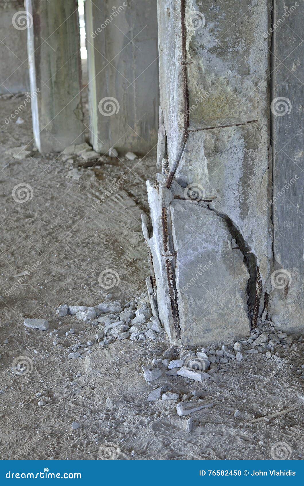 Earthquake Damage Failure Column Stock Photo - Image of crash ...