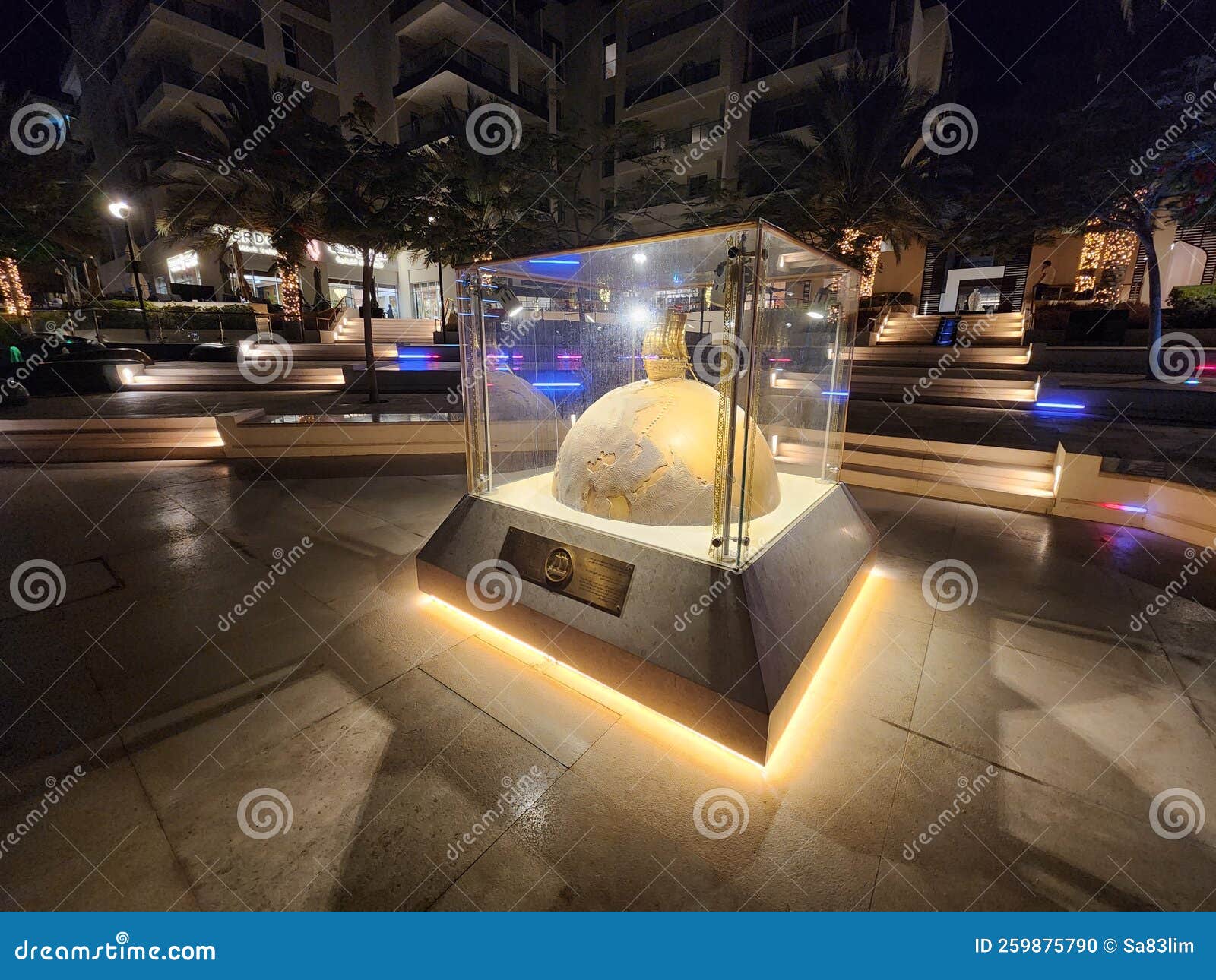 Earty Statue in Almouj Muscat Editorial Image - Image of city, building ...