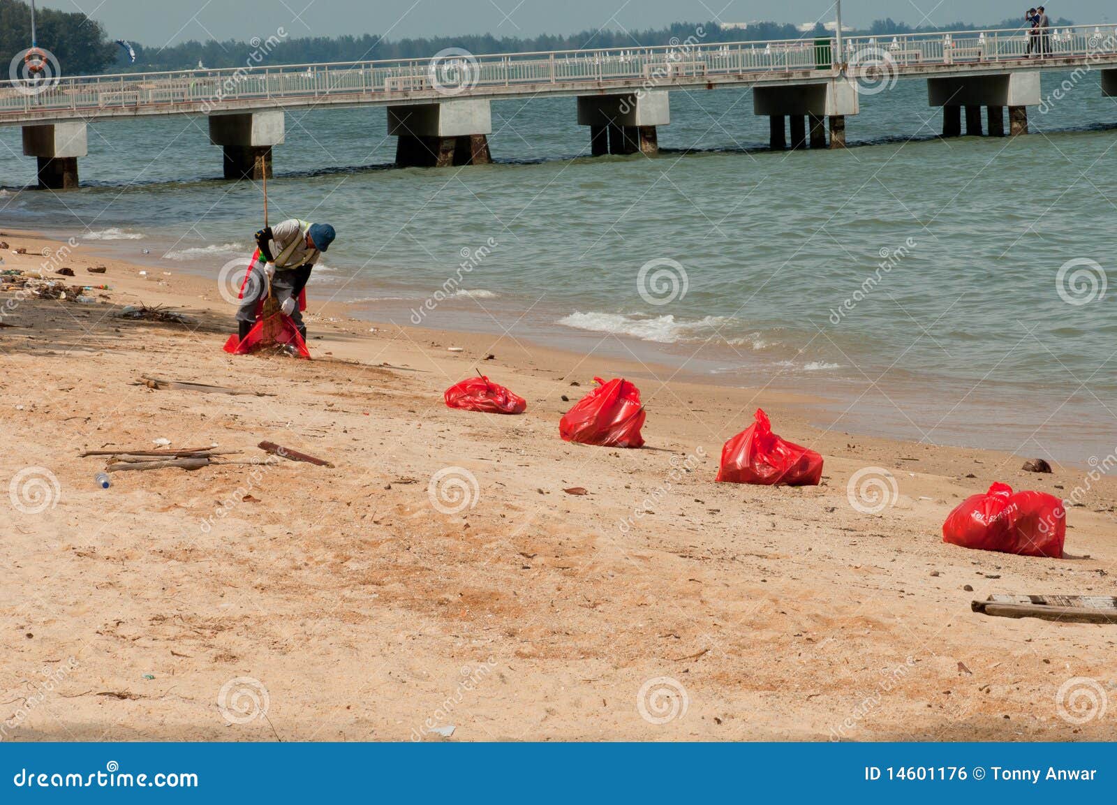 East Coast Beach Clean Up in Singapore Editorial Photo - Image of coast ...