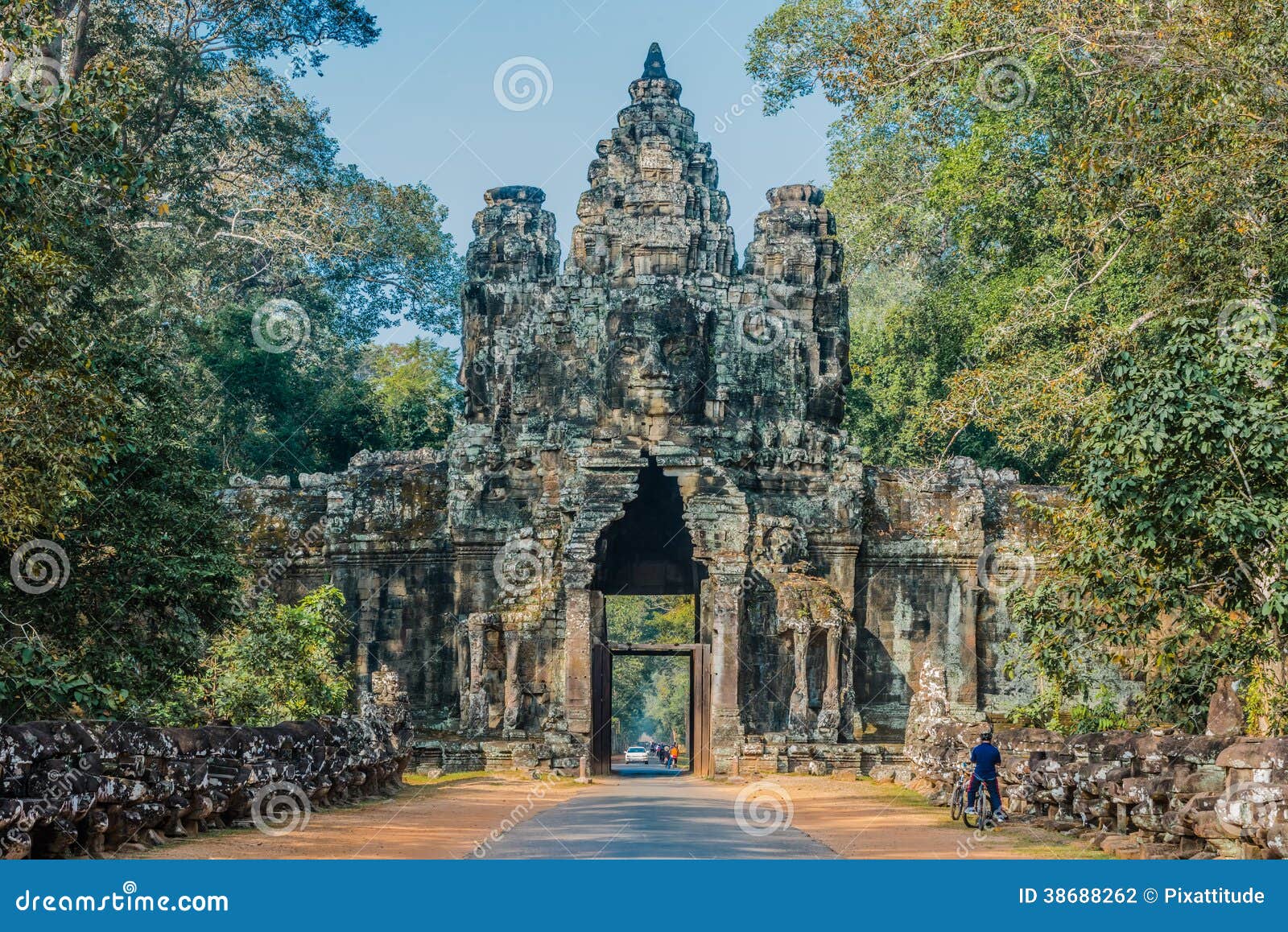 East Gate Angkor Thom Cambodia Stock Photo - Image of archaeology ...