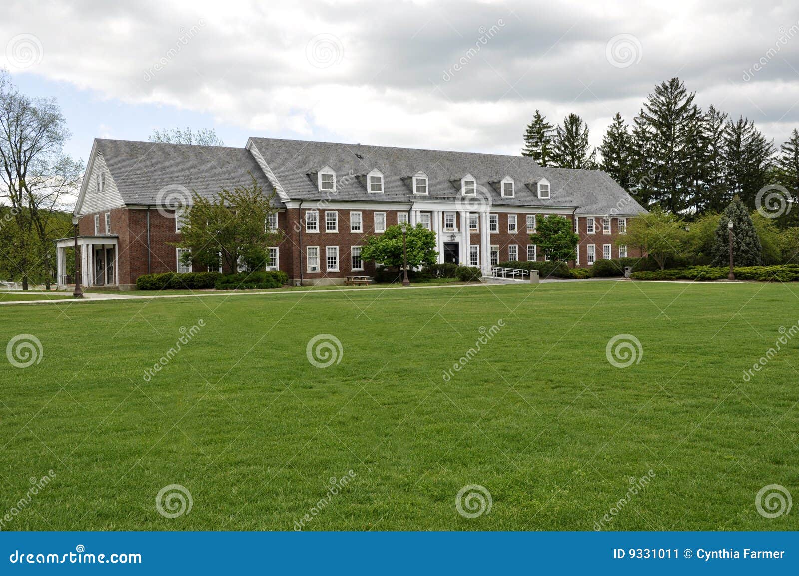 East Stroudsburg University Stock Image - Image of east, grass: 9331011