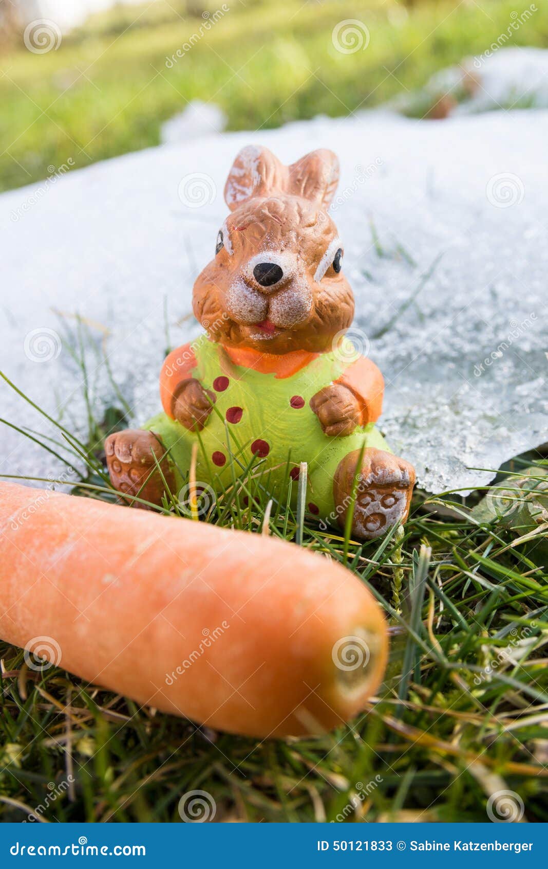 Easter bunny in the snow stock image. Image of easter - 50121833