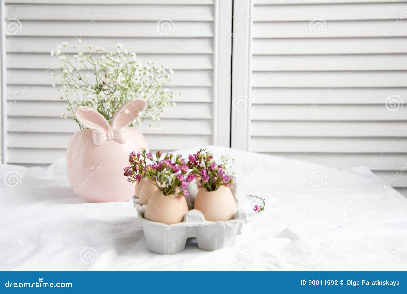 Easter Decor - Flowers in Eggshells Stock Photo - Image of eggshell ...