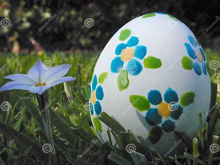 Easter Egg with Blue Flowers Stock Image - Image of march, holiday: 87109