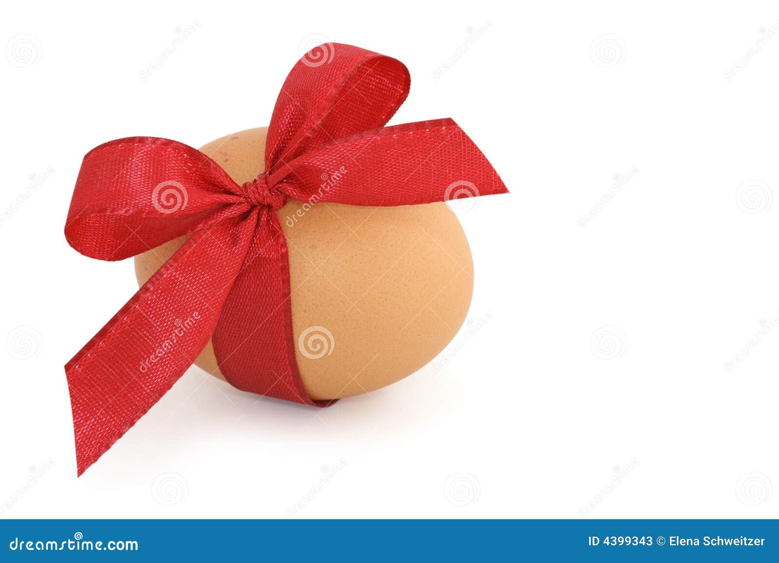 Easter egg and red bow stock image. Image of closeup, traditional - 4399343