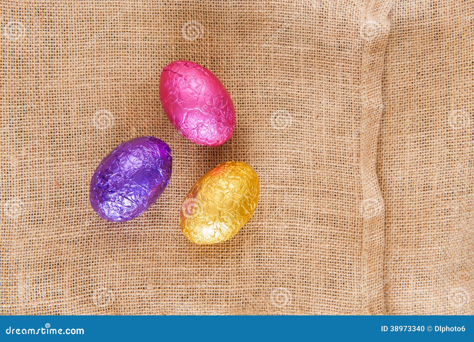 Red Chook And Rustic Country Garden Seat In The Blue Mountains Of ...
