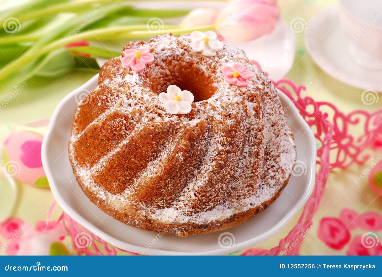 Easter ring cake stock photo. Image of gugelhupf, flower - 12552256