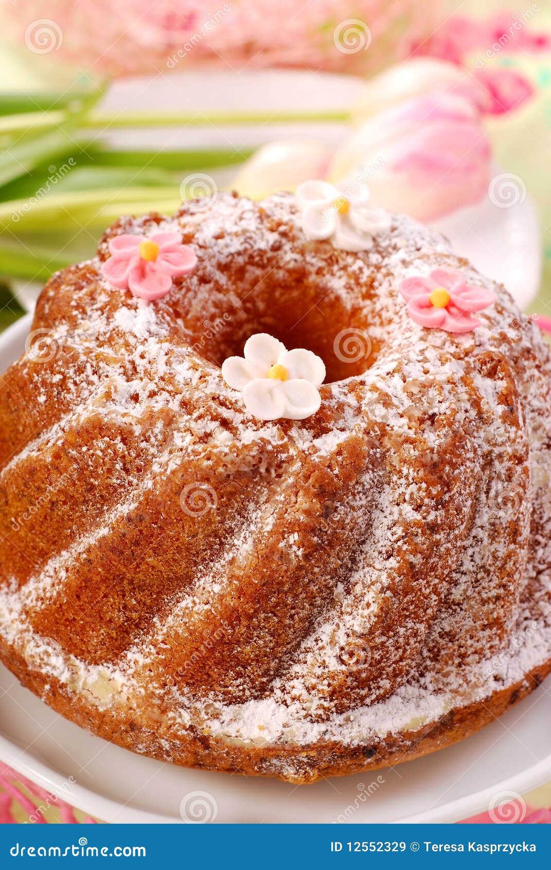 Easter ring cake stock image. Image of sweet, sugar, food - 12552329