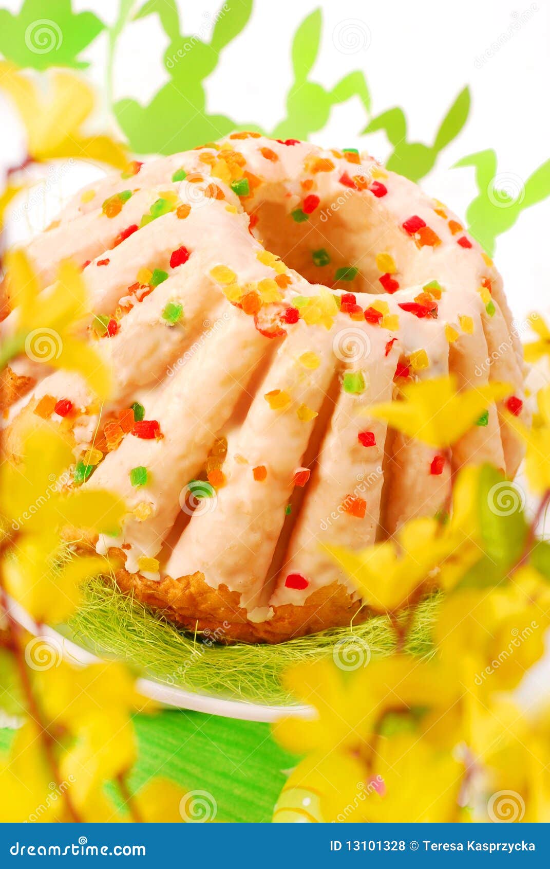 Easter Ring Cake with Glaze Stock Photo - Image of spring, polish: 13101328