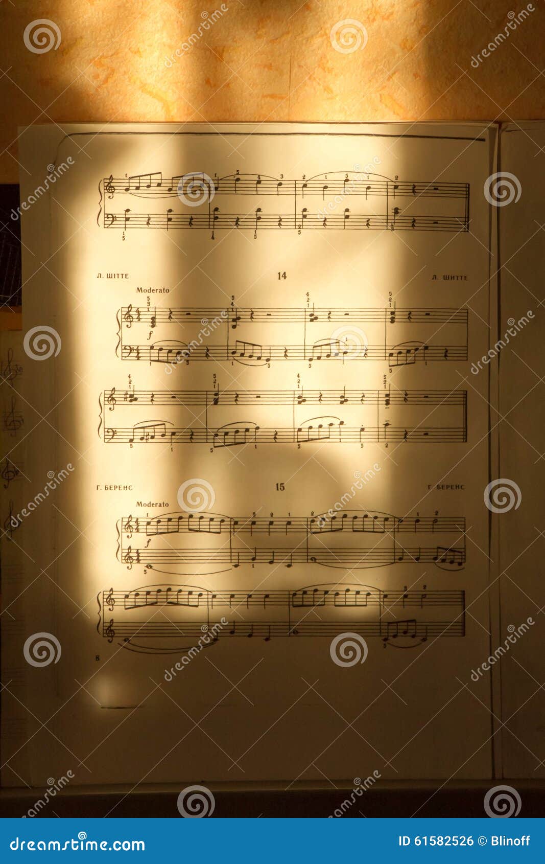 Easy Notes with Sun Lines - Vertical Stock Photo - Image of amadeus ...