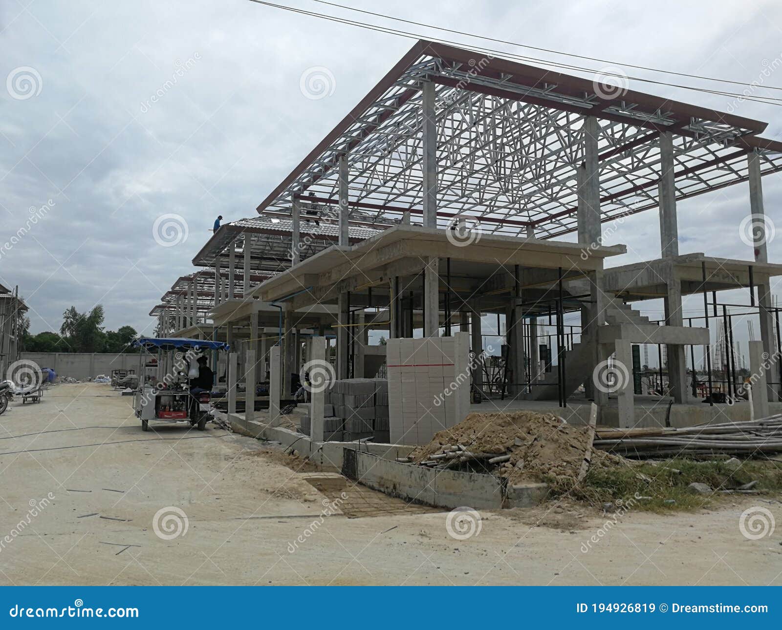 Easy truss home stock image. Image of walkway, town - 194926819