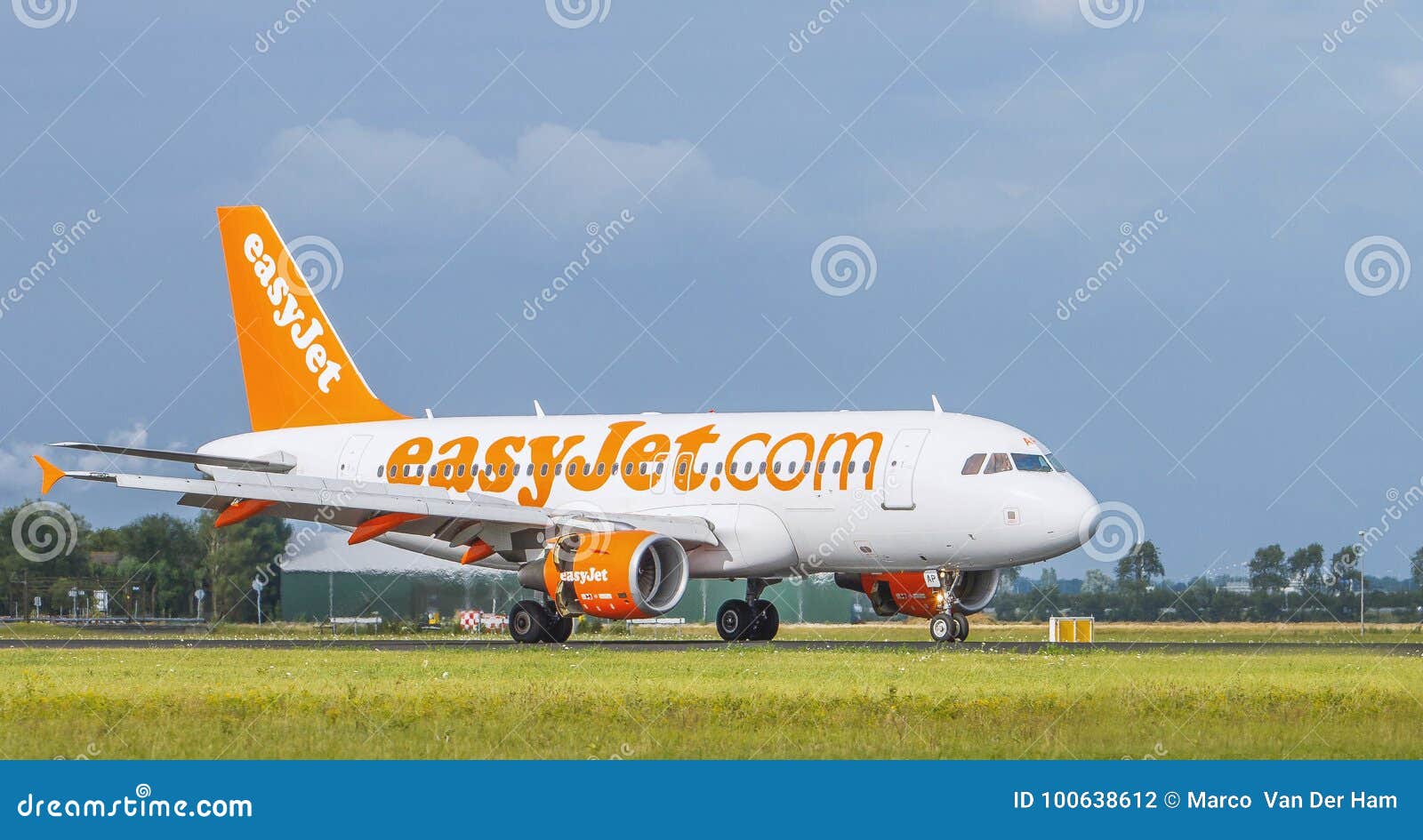 EASYJET fotografia editoriale. Immagine di corsa, turismo - 100638612