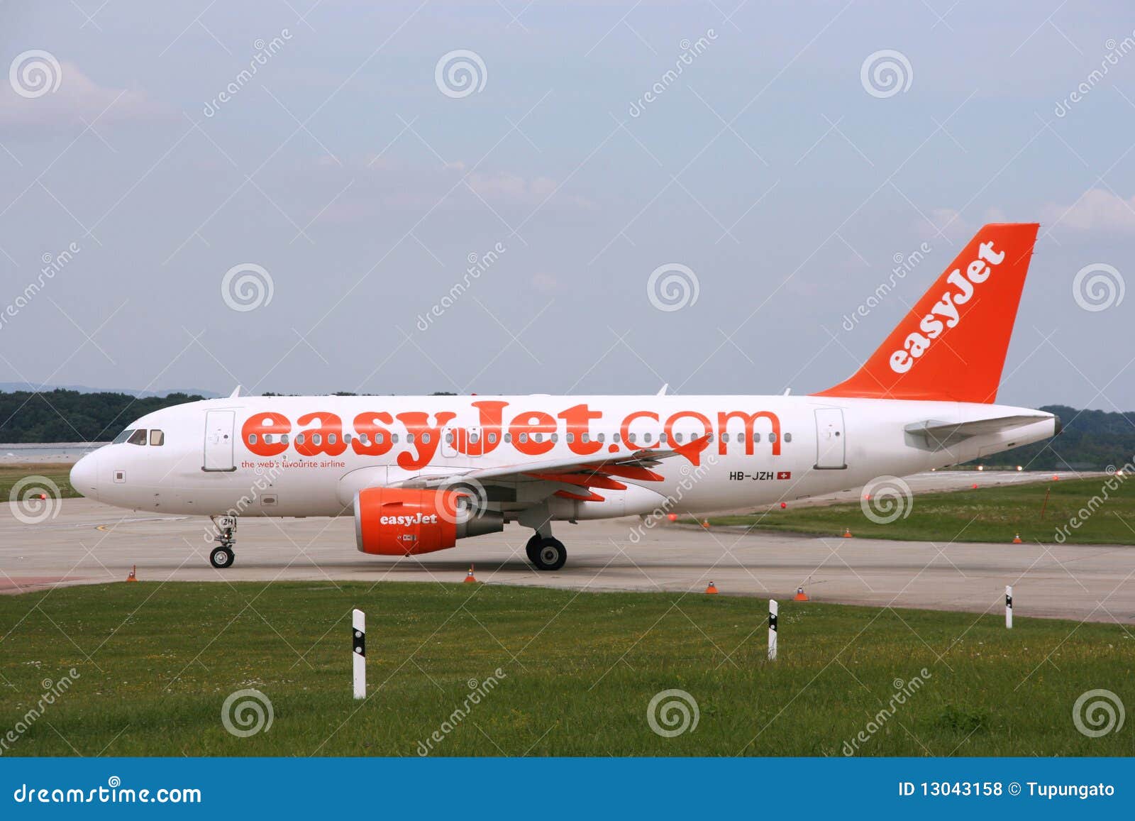 EasyJet editorial stock photo. Image of plane, cointrin - 13043158