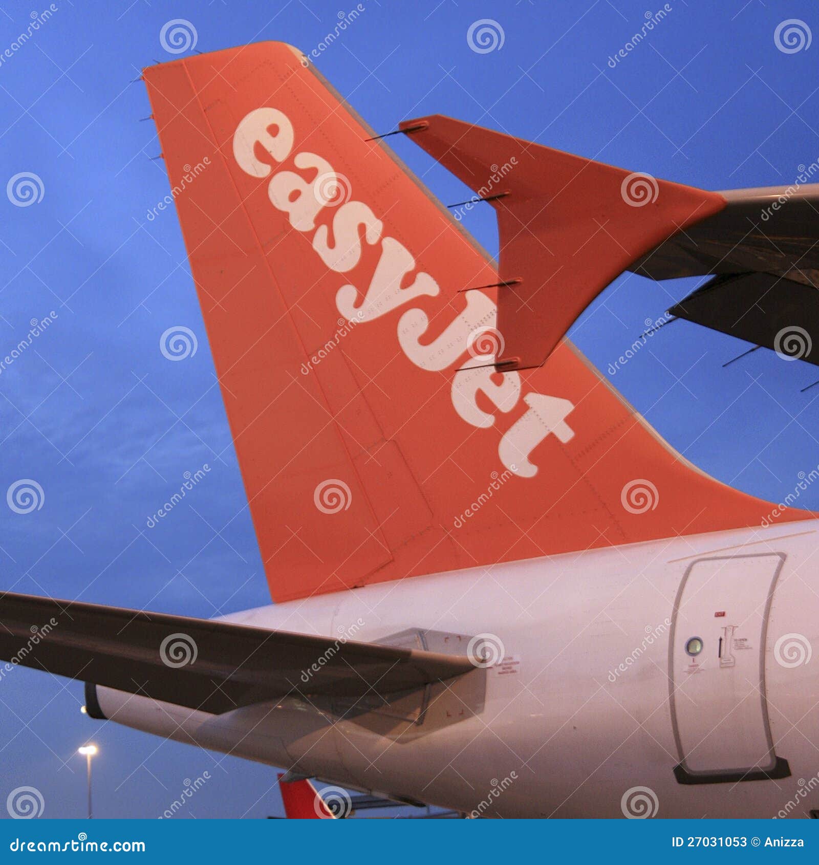 EasyJet Airbus A319 editorial stock photo. Image of night - 27031053