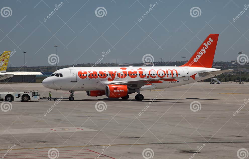 EasyJet airplane editorial photography. Image of turkey - 20008937