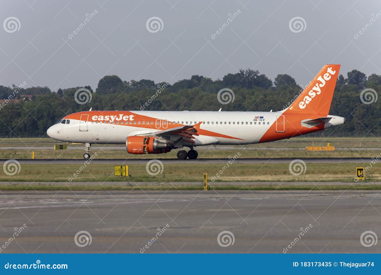 Easyjet editorial image. Image of blast, airbus, france - 183173435