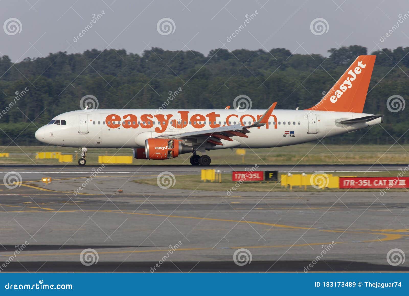 Easyjet editorial stock image. Image of business, carrier - 183173489