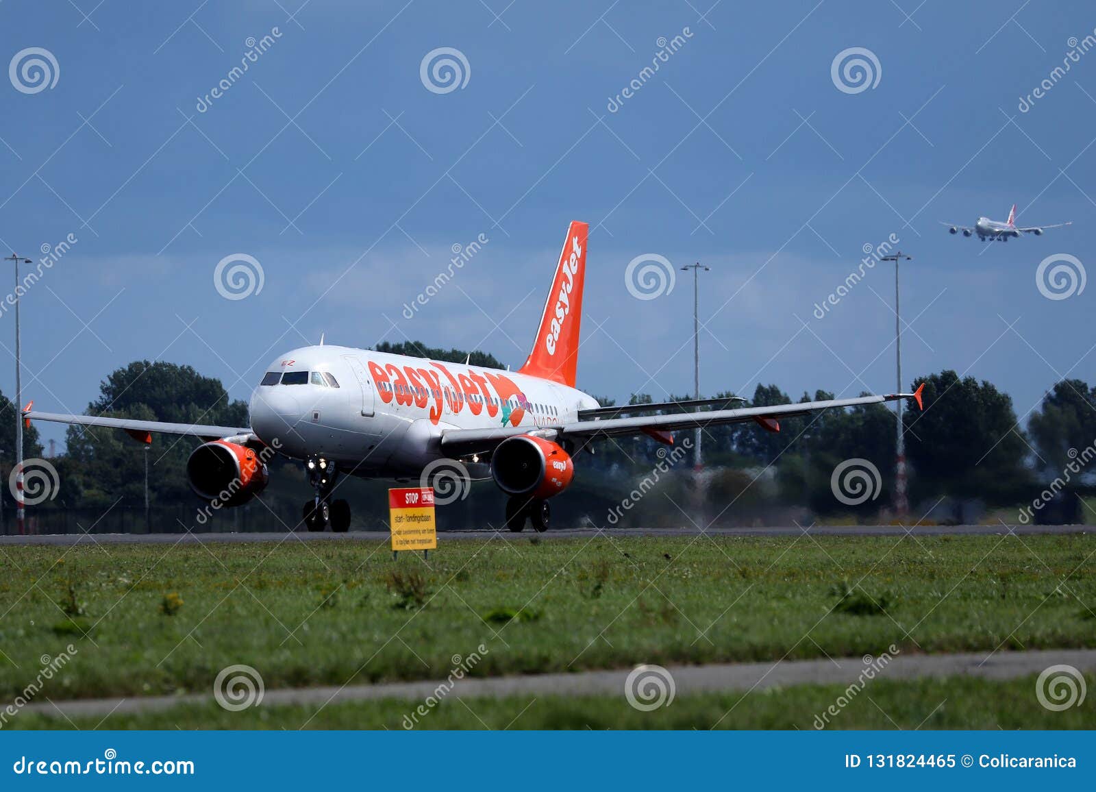 Easyjet plane taking off editorial image. Image of aircrafts - 131824465