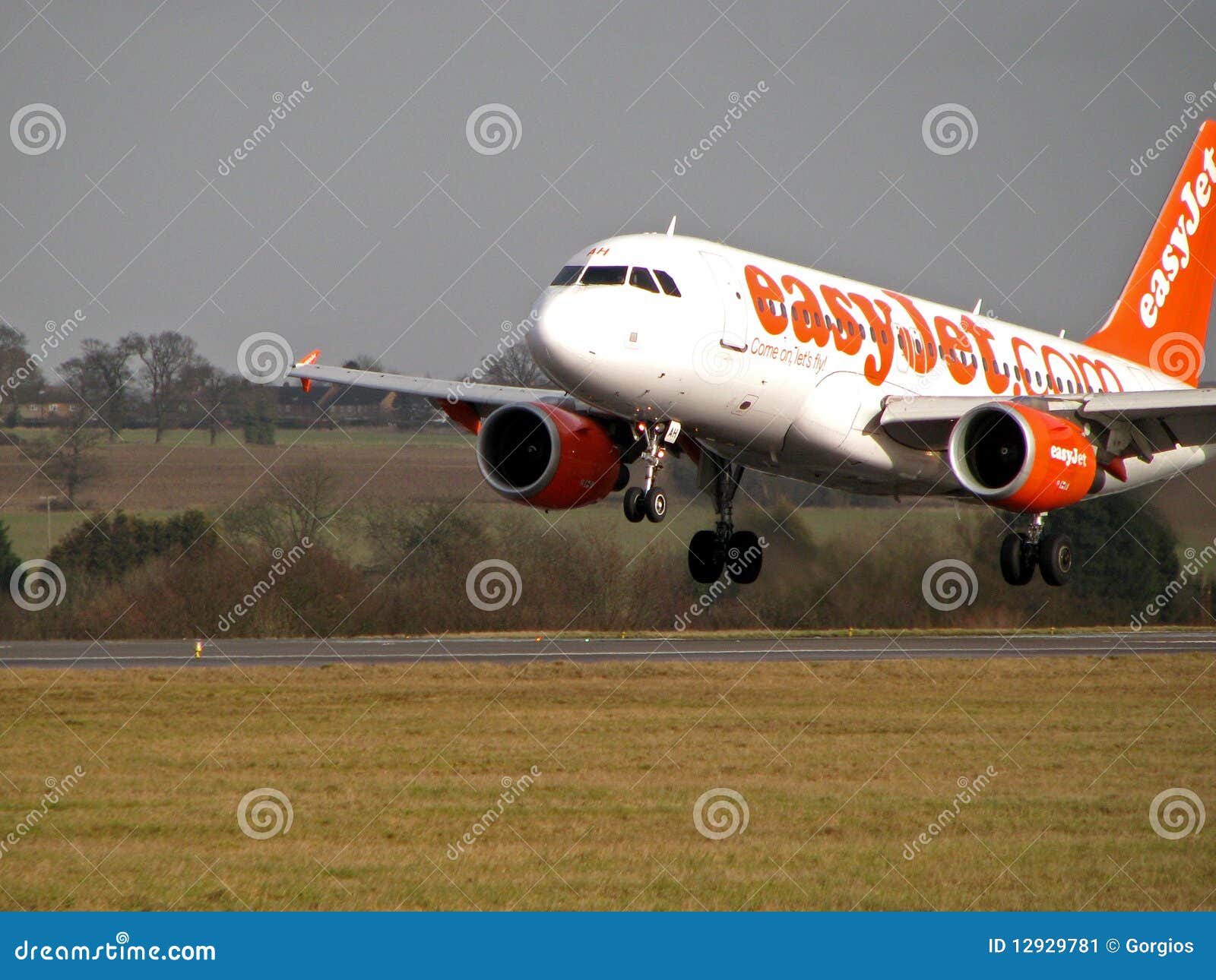 Easyjet Landing editorial photo. Image of landing, travel - 12929781