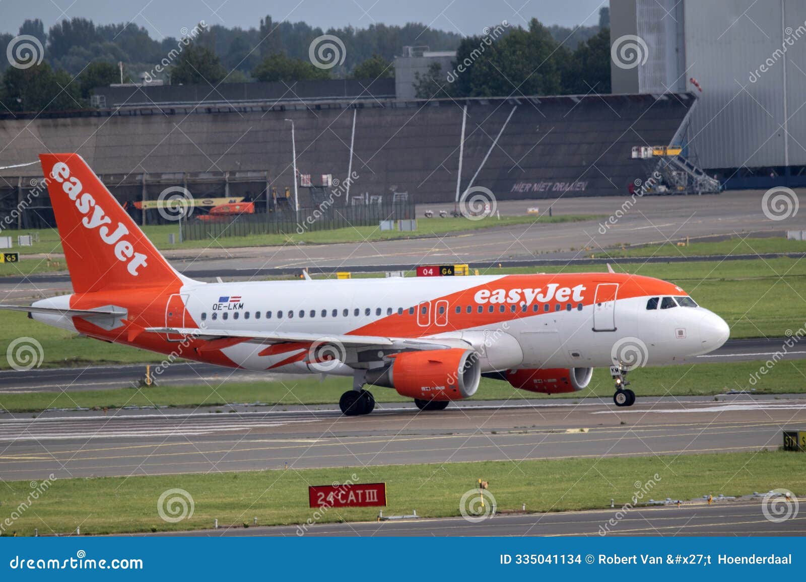 Easyjet Plane Takes Off Editorial Image | CartoonDealer.com #18151702