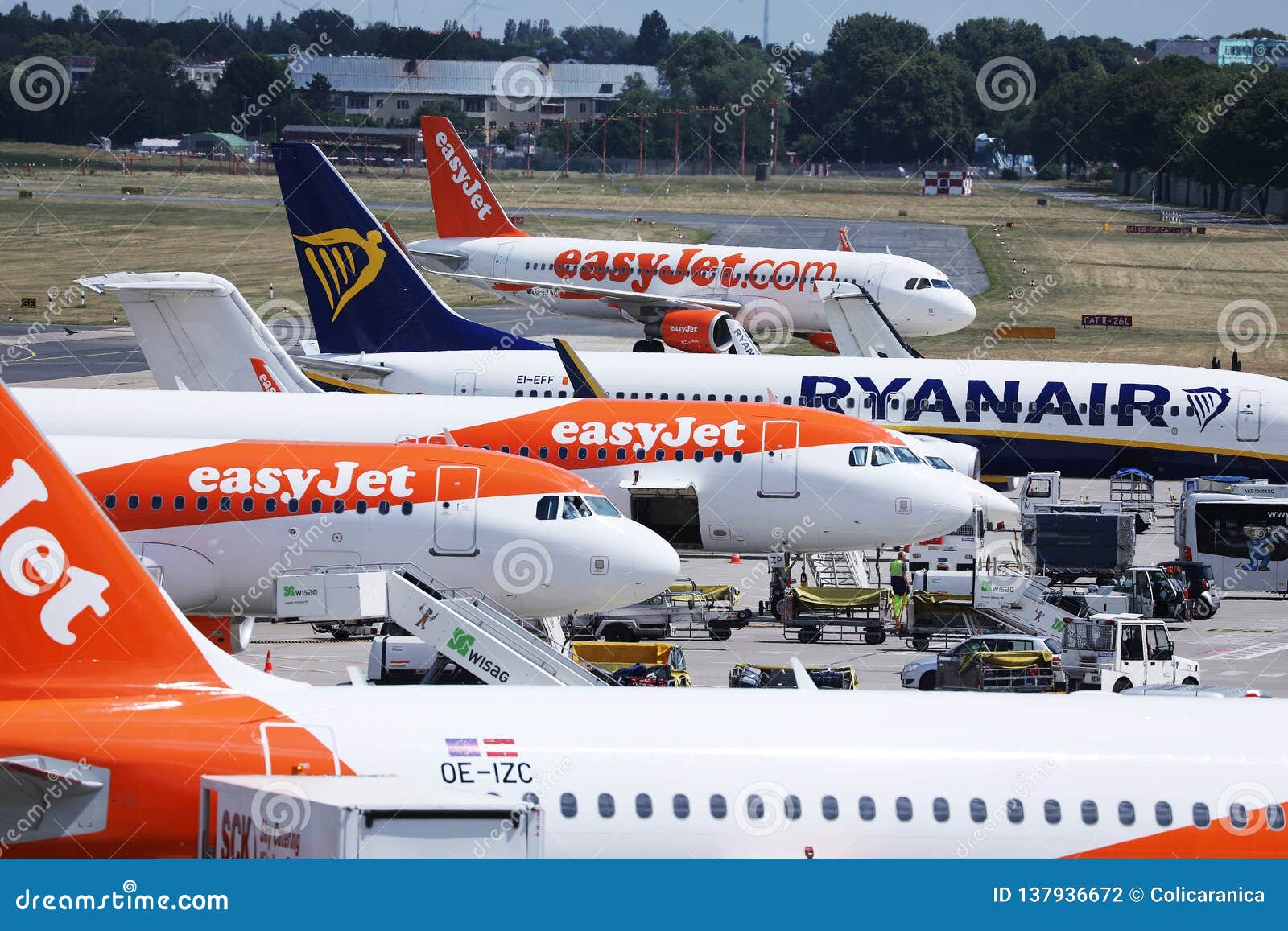 Easyjet and Ryanair Planes on Apron Editorial Photography - Image of ...