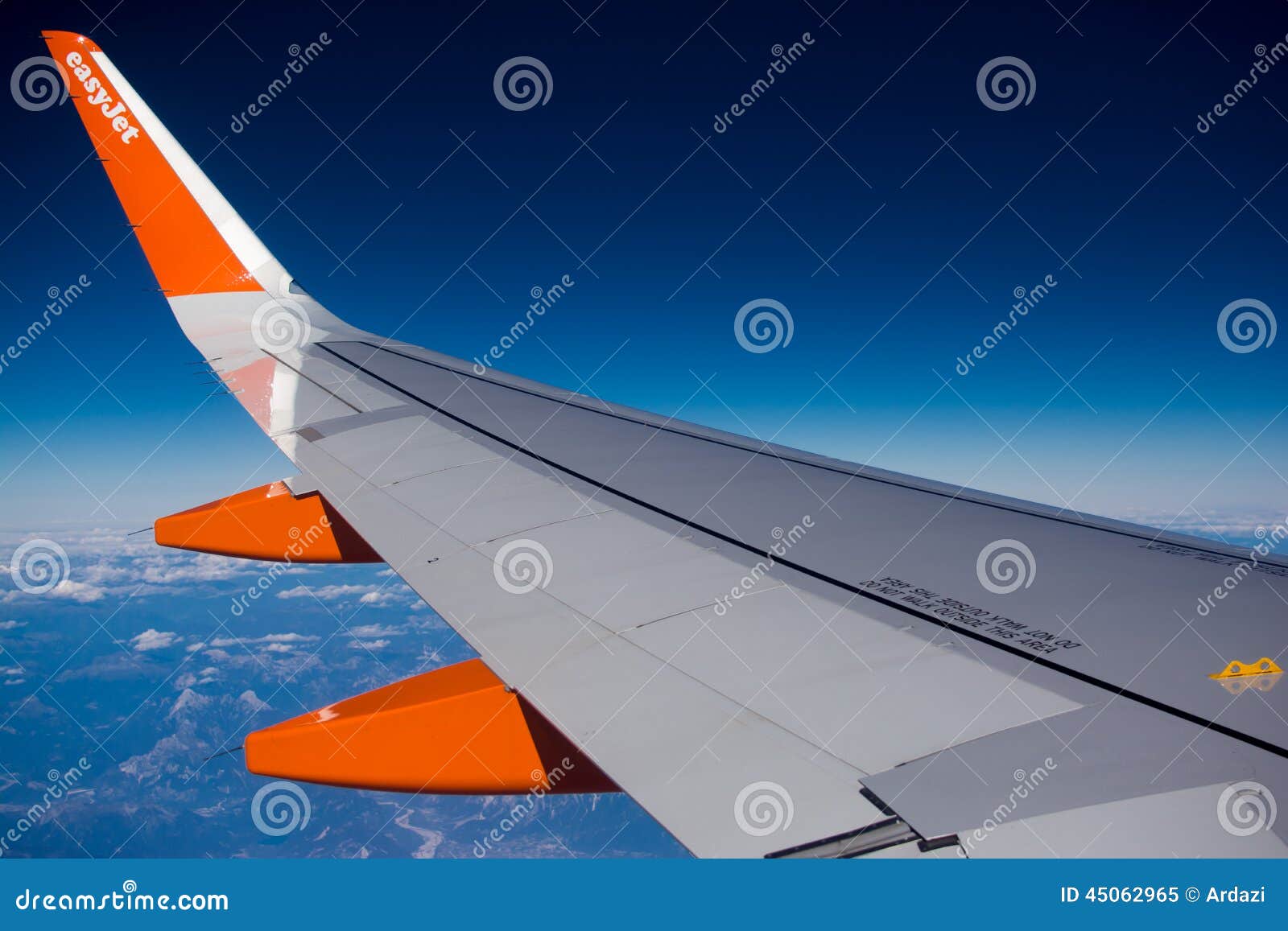 Easyjet wing editorial image. Image of tourism, trip - 45062965