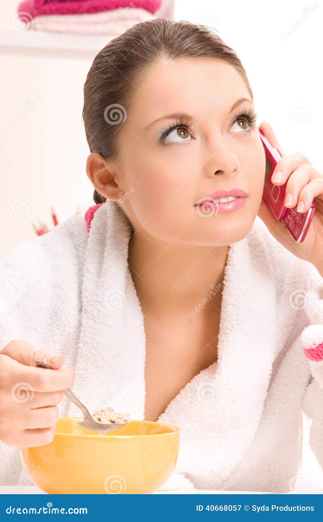 Eating Woman with Cell Phone Stock Image - Image of closeup, life: 40668057