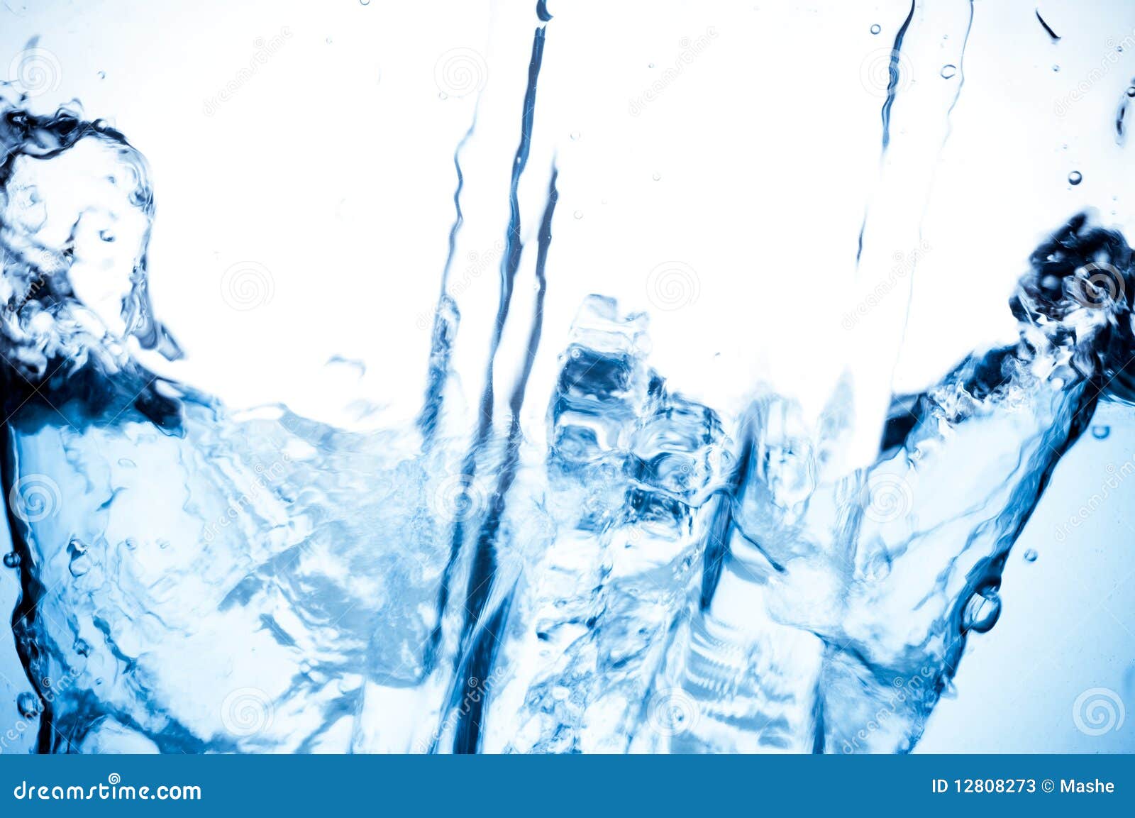 Eau propre image stock. Image du sain, mouvement, égouttement - 12808273