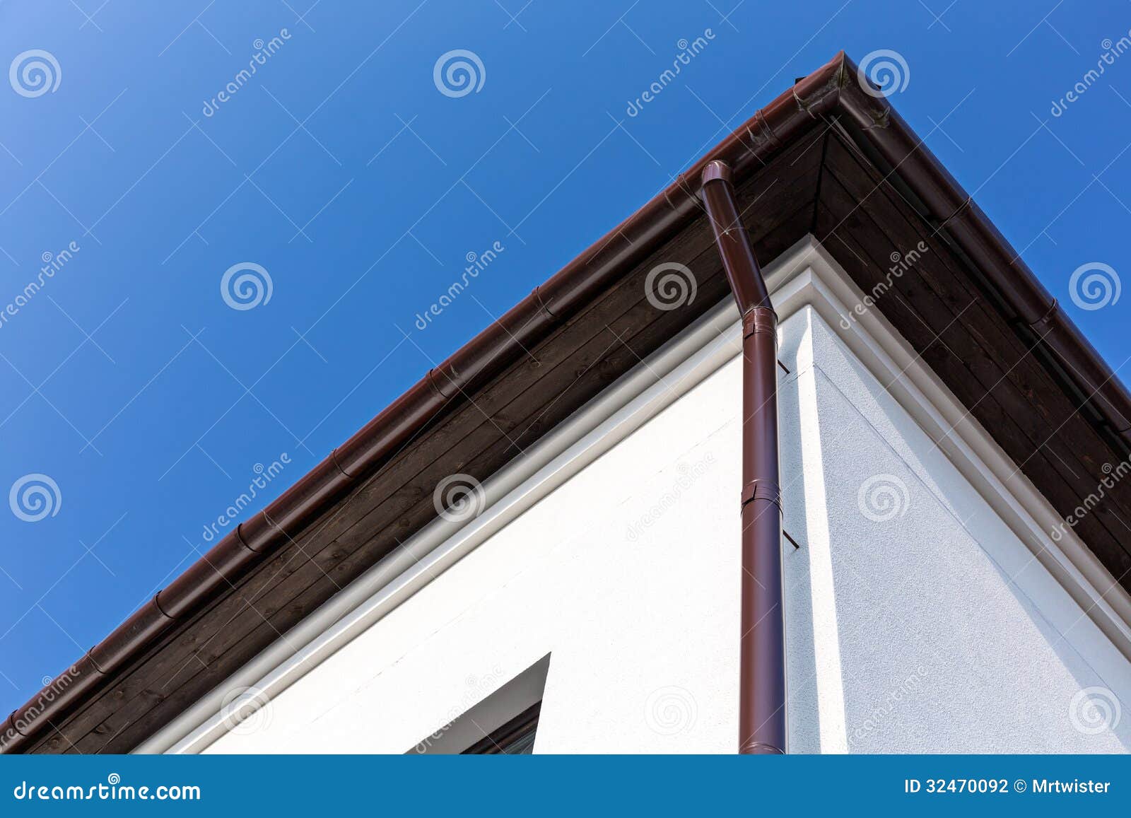 Eavestrough with Gutter System Stock Photo - Image of rain, pipe: 32470092