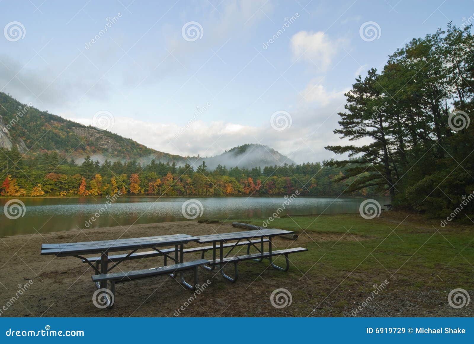 Echo Lake Reflections stock image. Image of white, lake - 6919729