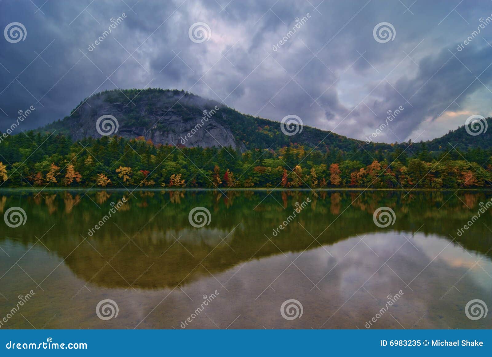 Echo Lake Reflections stock image. Image of water, leaves - 6983235