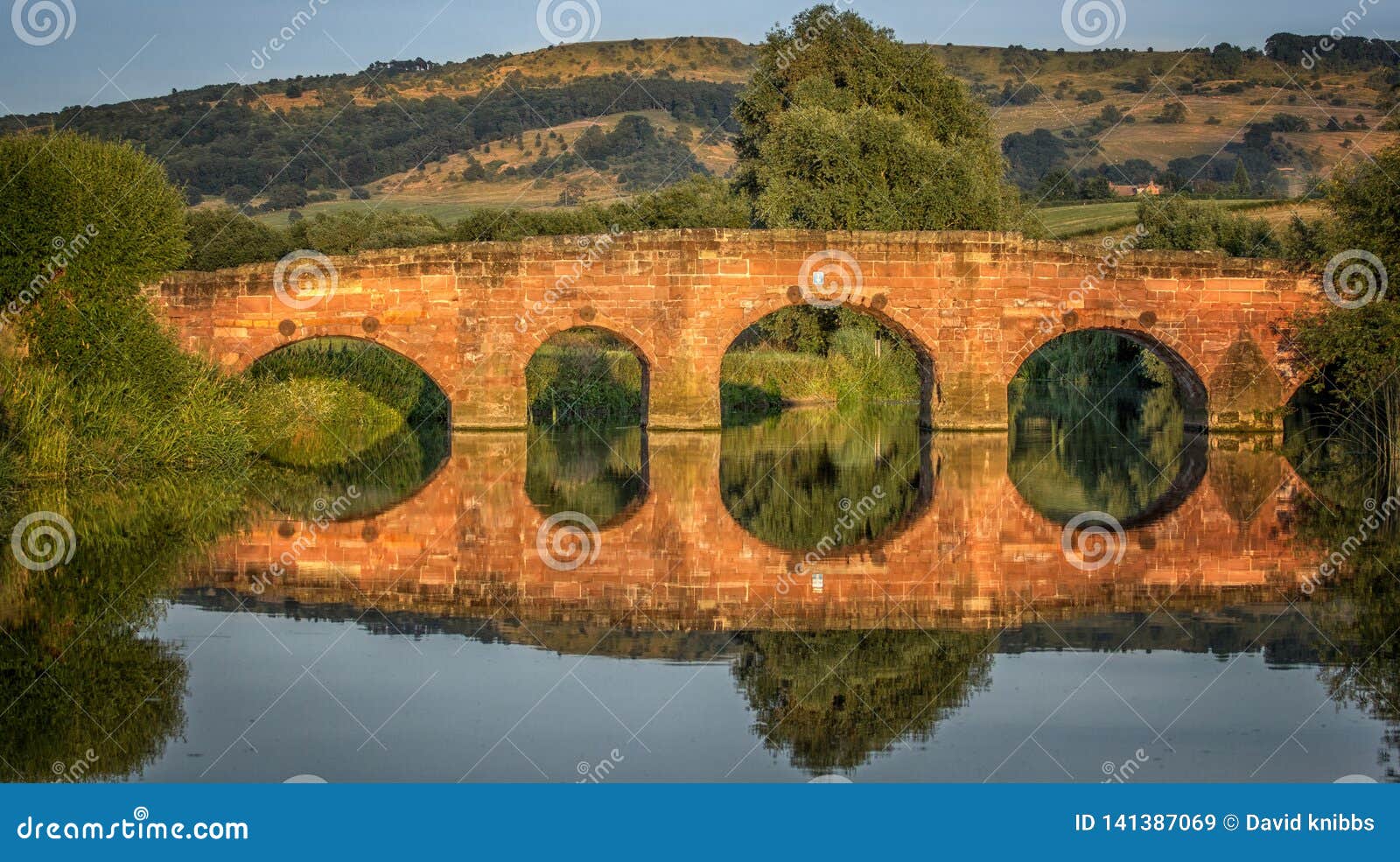 Eckington Bridge, River Avon with Bredon Hill in the Background Stock ...