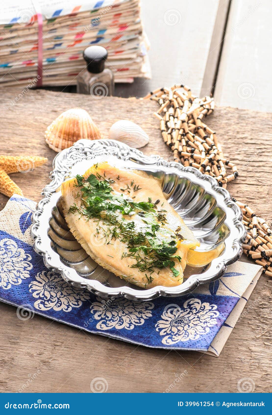 Eclisa En La Tabla De Madera Foto de archivo - Imagen de cocinado ...